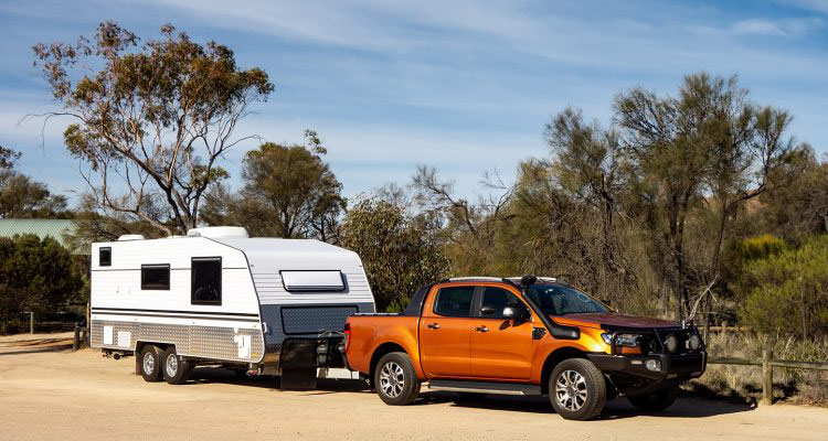 Top Tips for Towing a Caravan | Vavista Car Insurance